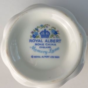 Royal Albert | Dining | Royal Albert Memory Lane Bone China Teacups No ...